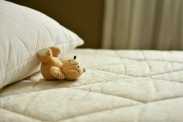 10 Tips on How to Clean Soiled Mattresses - Working Mom Blog | Outside ...
