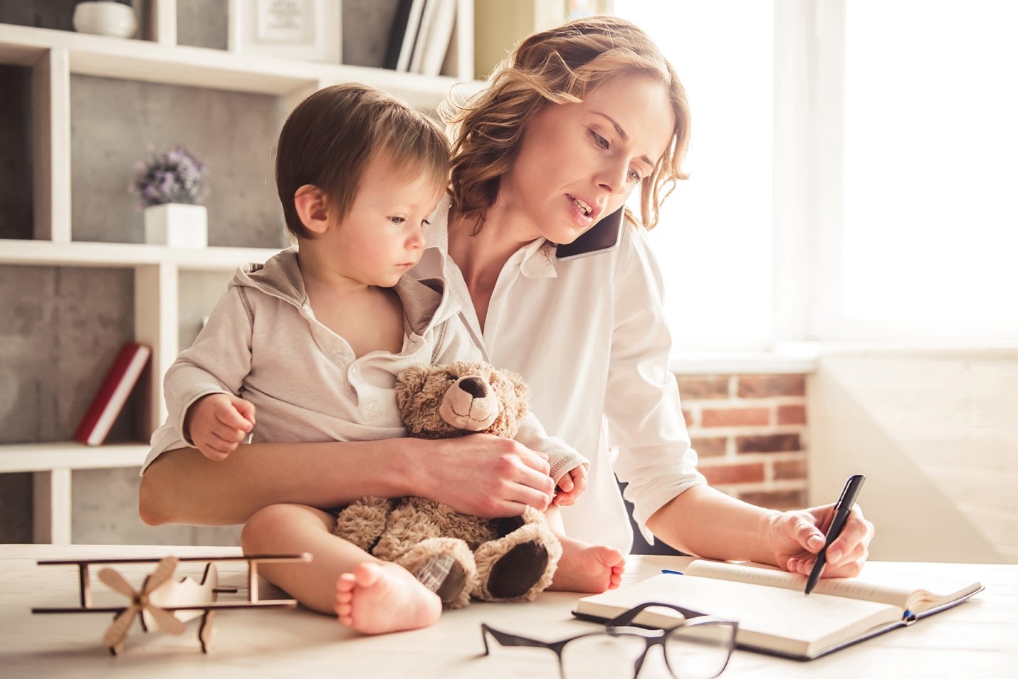 Top 7 Remote Working Tips for Moms - Working Mom Blog | Outside the Box Mom